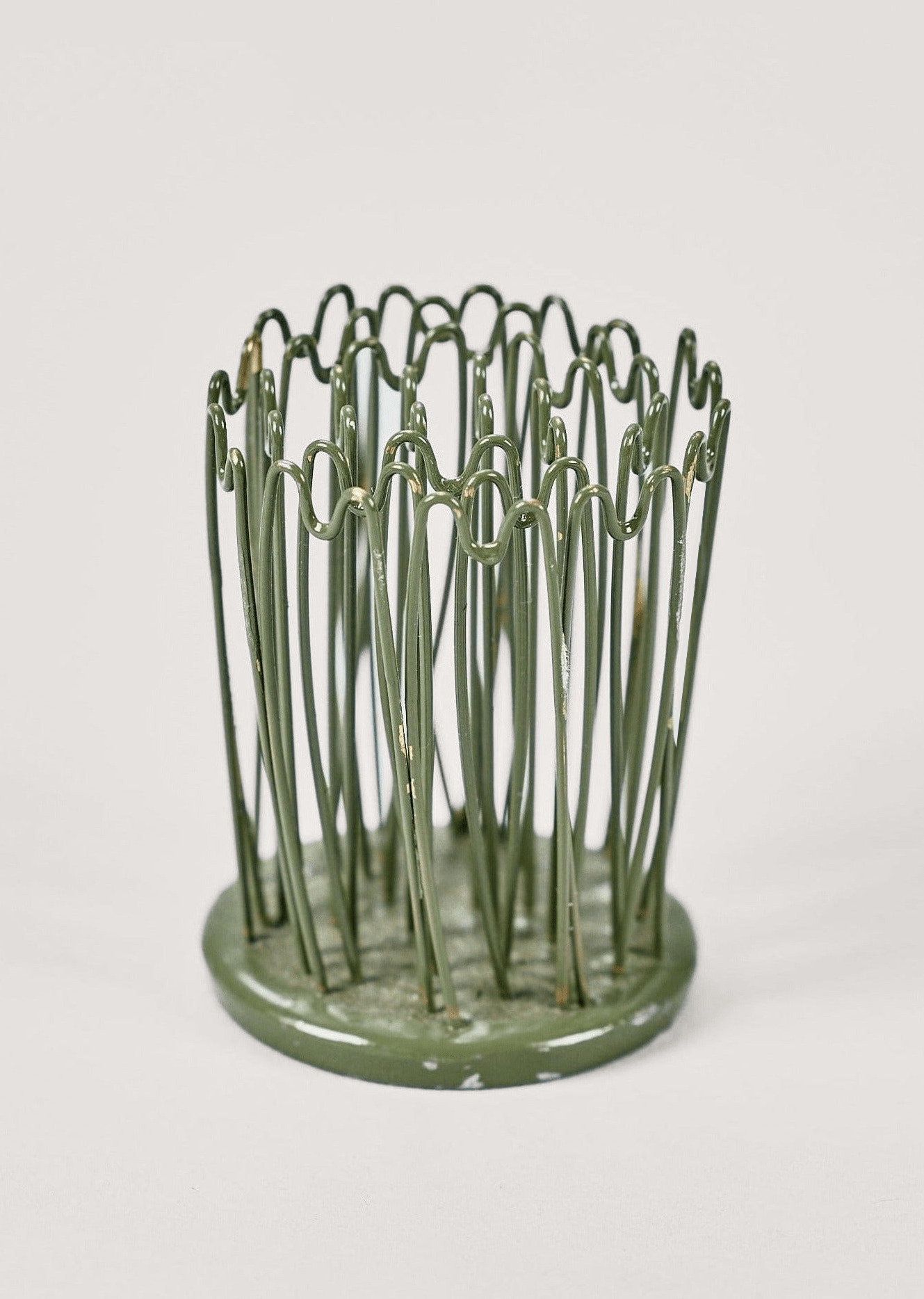 Hairpin Flower Frog Holder | Floral Arranging Tools at Afloral.com